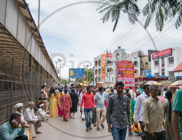 Image of Pilgrims in Shirdi-HZ810875-Picxy