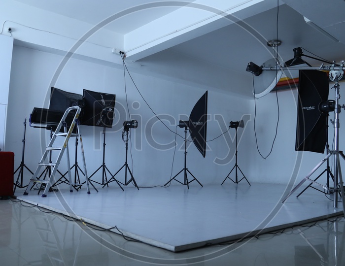 Image of Indoor Studio Setup For Photoshoot-YY730635-Picxy
