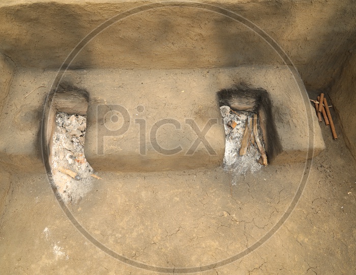 Image of Indian Traditional Stoves in Rural Villages-MT854719-Picxy