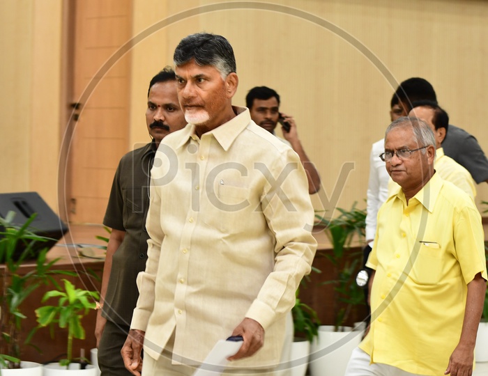 Image of Former AP Chief Minister Chandra Babu Naidu during a press conference-JU916630-Picxy