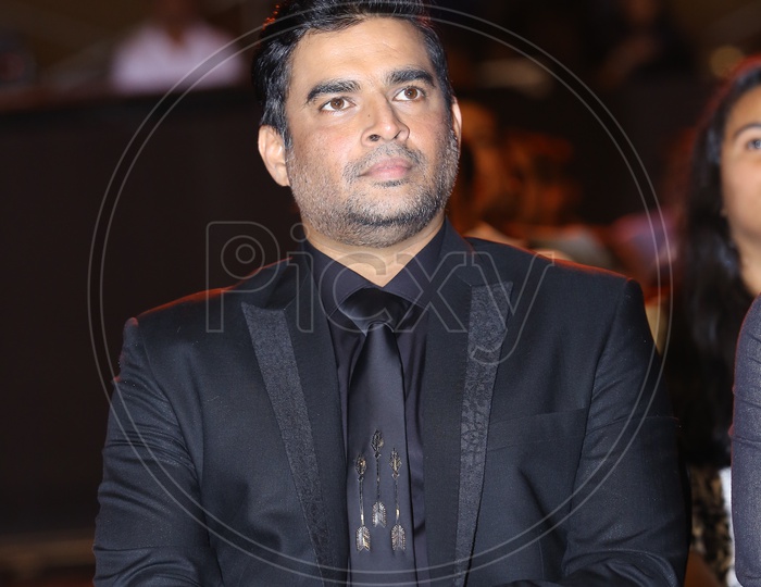 Image of Actor Madhavan Or Maddy At Film Fare Event-ZF665600-Picxy