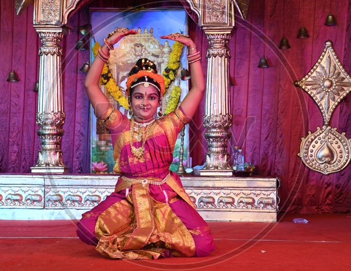 Image of Indian Professional Traditional Bharathanatyam Dancer Dancing ...