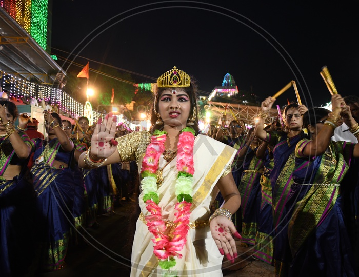 Image of Indian Artists Playing Kolaatam Or Dandiya in Goddess Durga ...