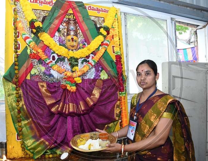 Image of Woman Praying Annapurna Devi Goddess of Food-VJ929017-Picxy