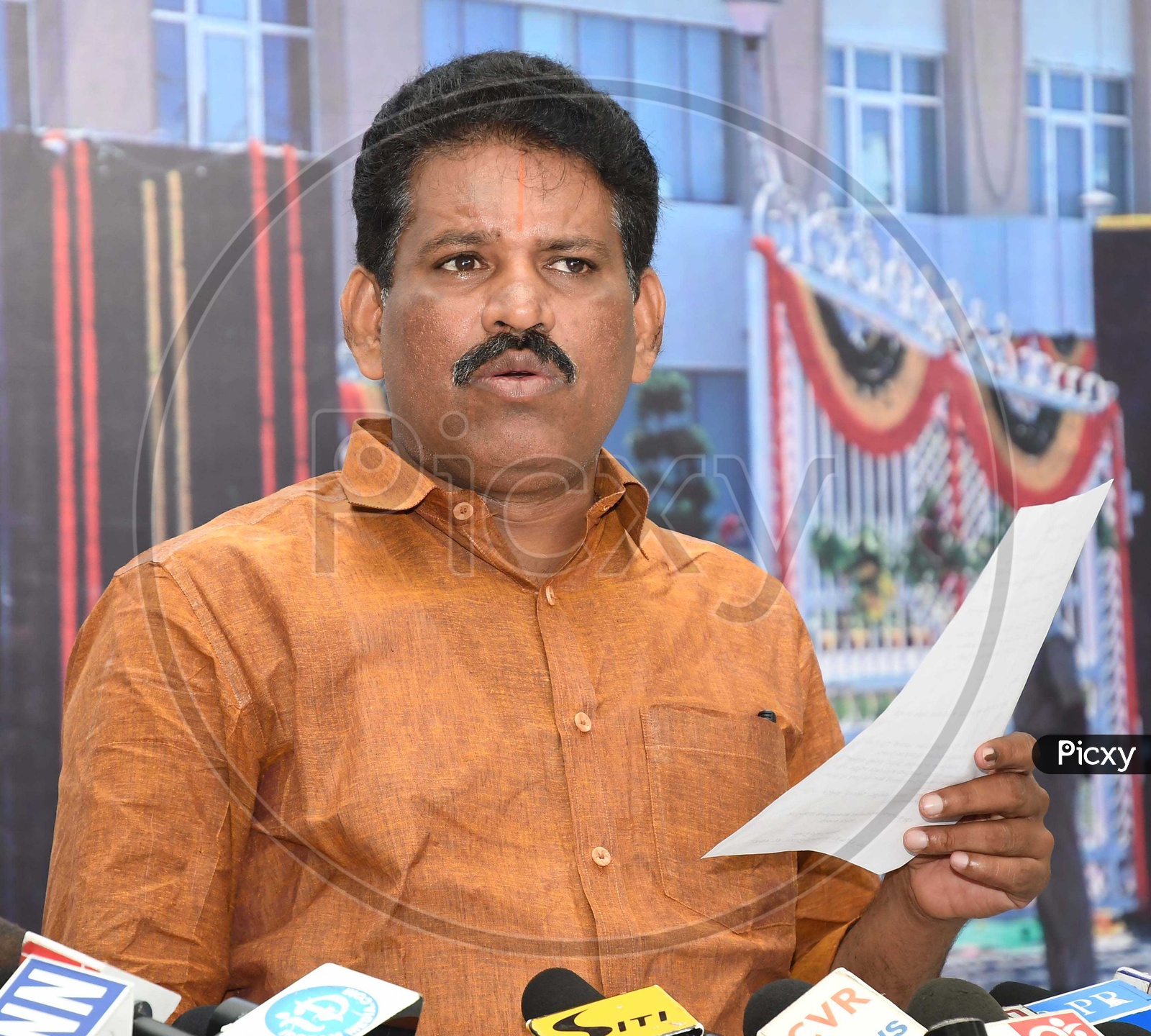 Image of YCP MLA Chevireddy Bhaskar Reddy-VY470902-Picxy