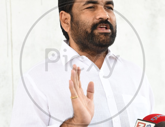 Image of Nellore Rural MLA Kotamreddy Sridhar Reddy in a Press Conference-QL799350-Picxy