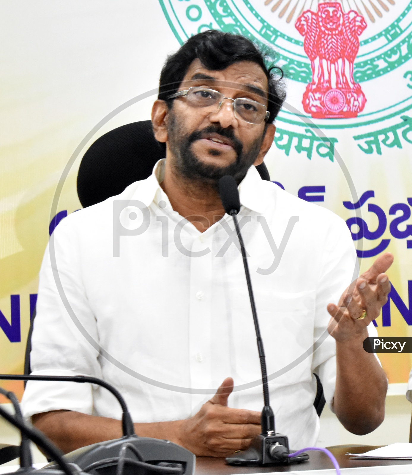 Image of Somireddy Chandra Mohan Reddy Addressing Press-WG594348-Picxy