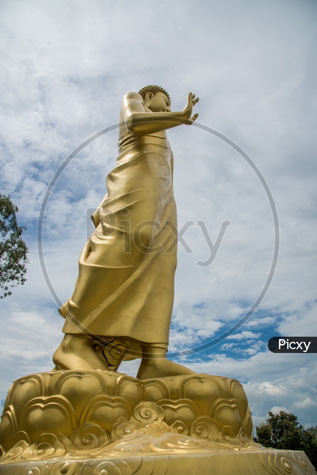 Image of Golden Buddha Statue At Naglok Buddha Vihar In Nagpur-VY909164 ...