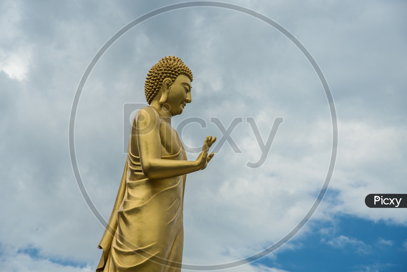 Image of Golden Buddha Statue At Naglok Buddha Vihar In Nagpur-YK322028 ...