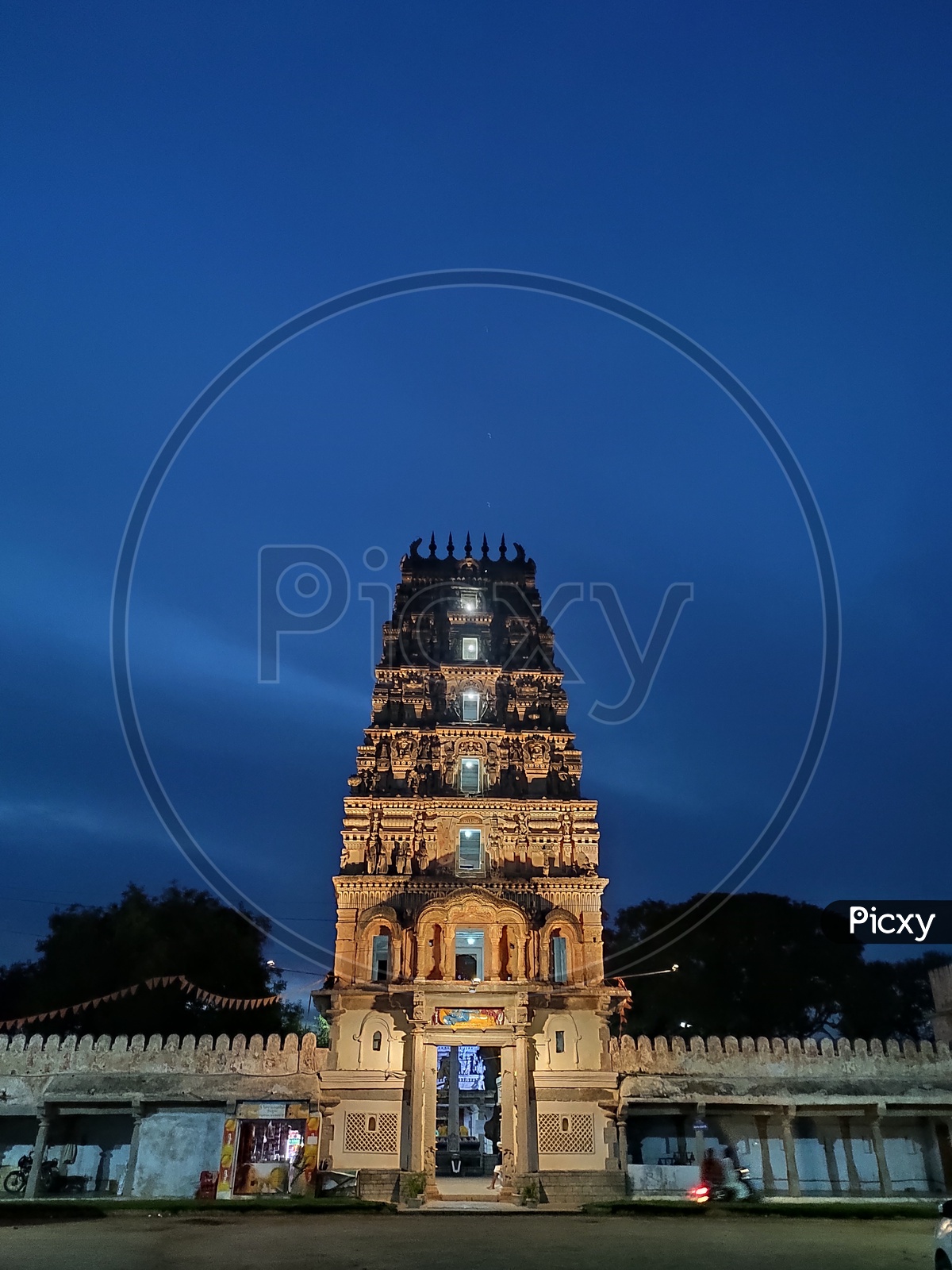 Image of Ammapalle Sita Rama Chandra Temple gopuram-SG691451-Picxy