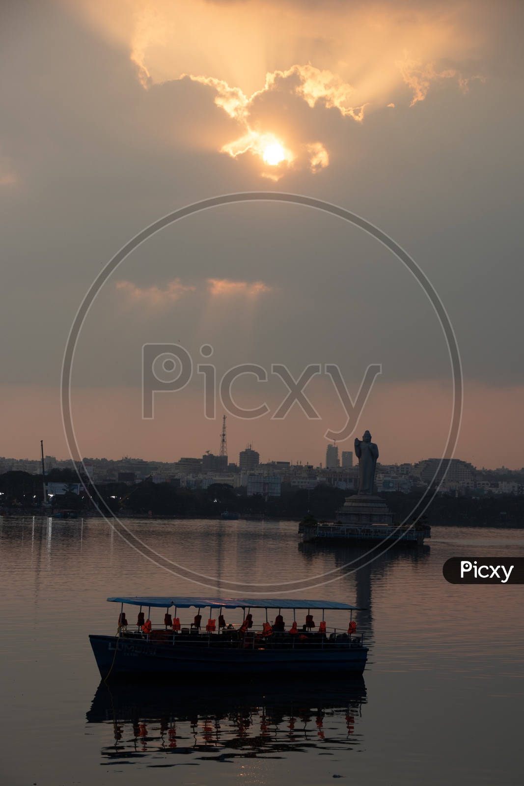 Image of Gauthama Buddha Statue In Hussain Sagar Lake At Tank Bund With ...