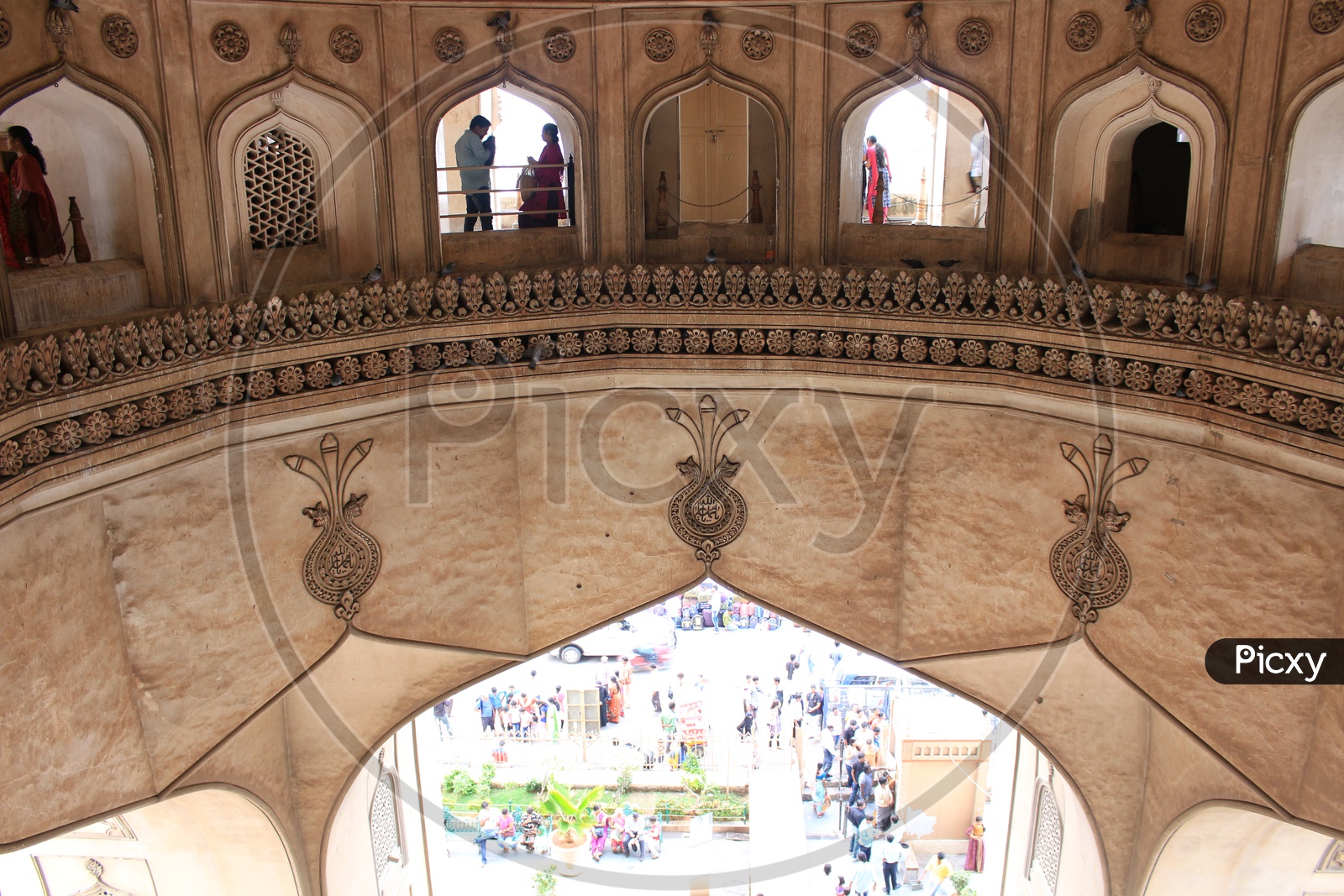 Image of Visitors Inside Charminar-PZ923250-Picxy