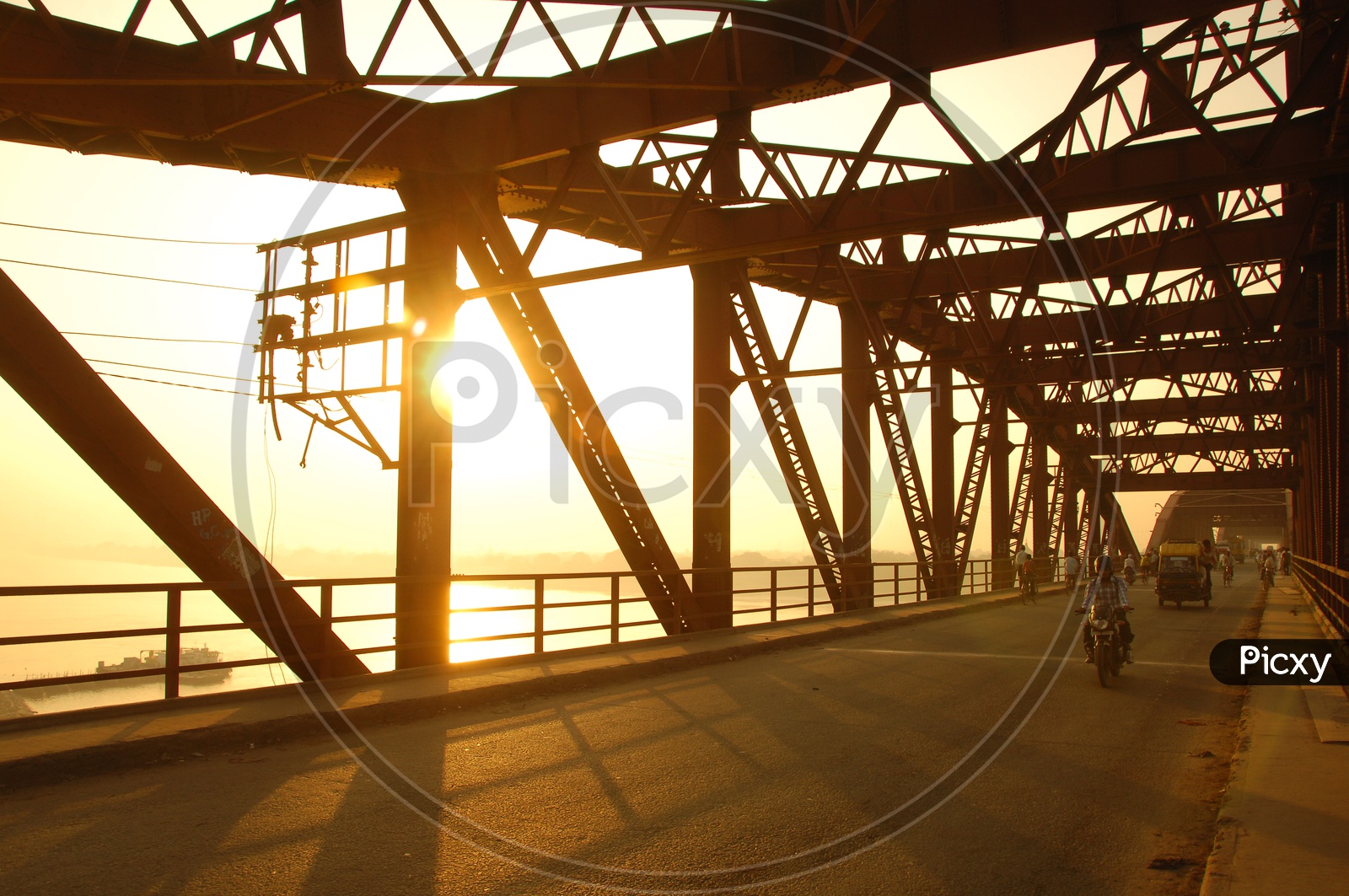 Image of Side view of Tied-arch bridge-ZM036863-Picxy