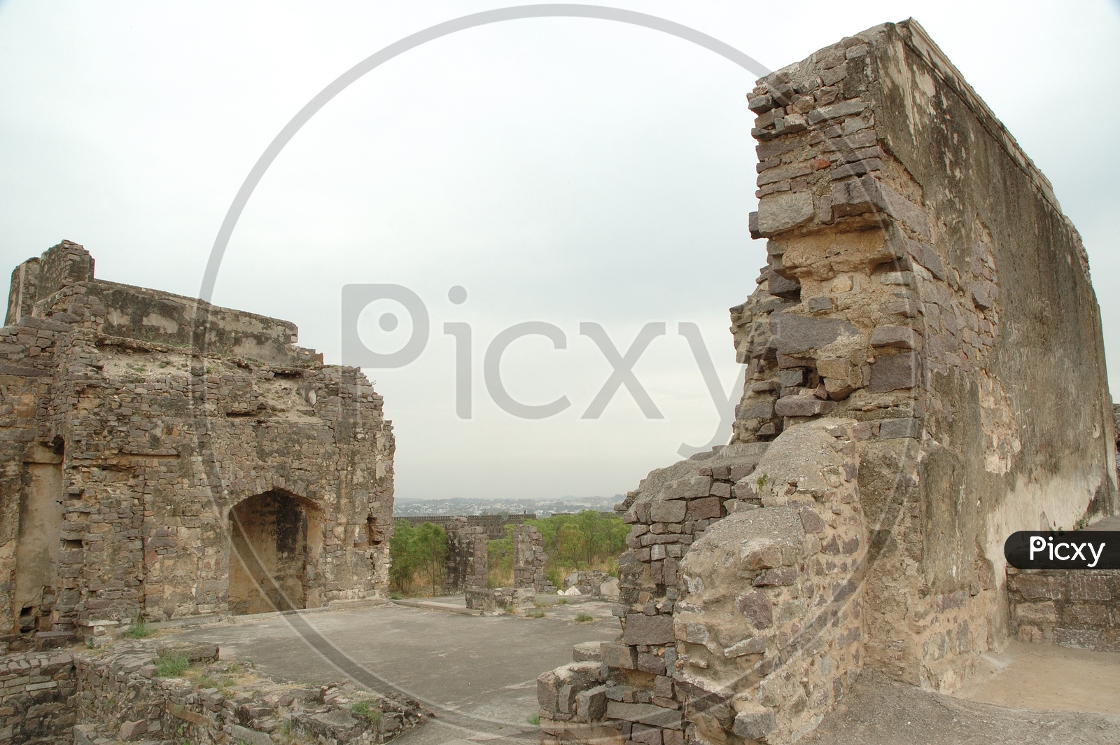 Image of Golconda Fort - Broken Ancient walls-IV007428-Picxy