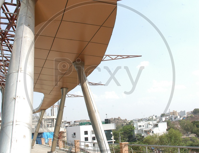 Image of Architecture of a commercial building supported by pillars ...