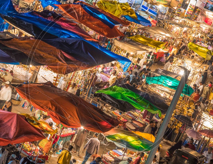 Image of Street bazaar vendors during the night-EY984537-Picxy