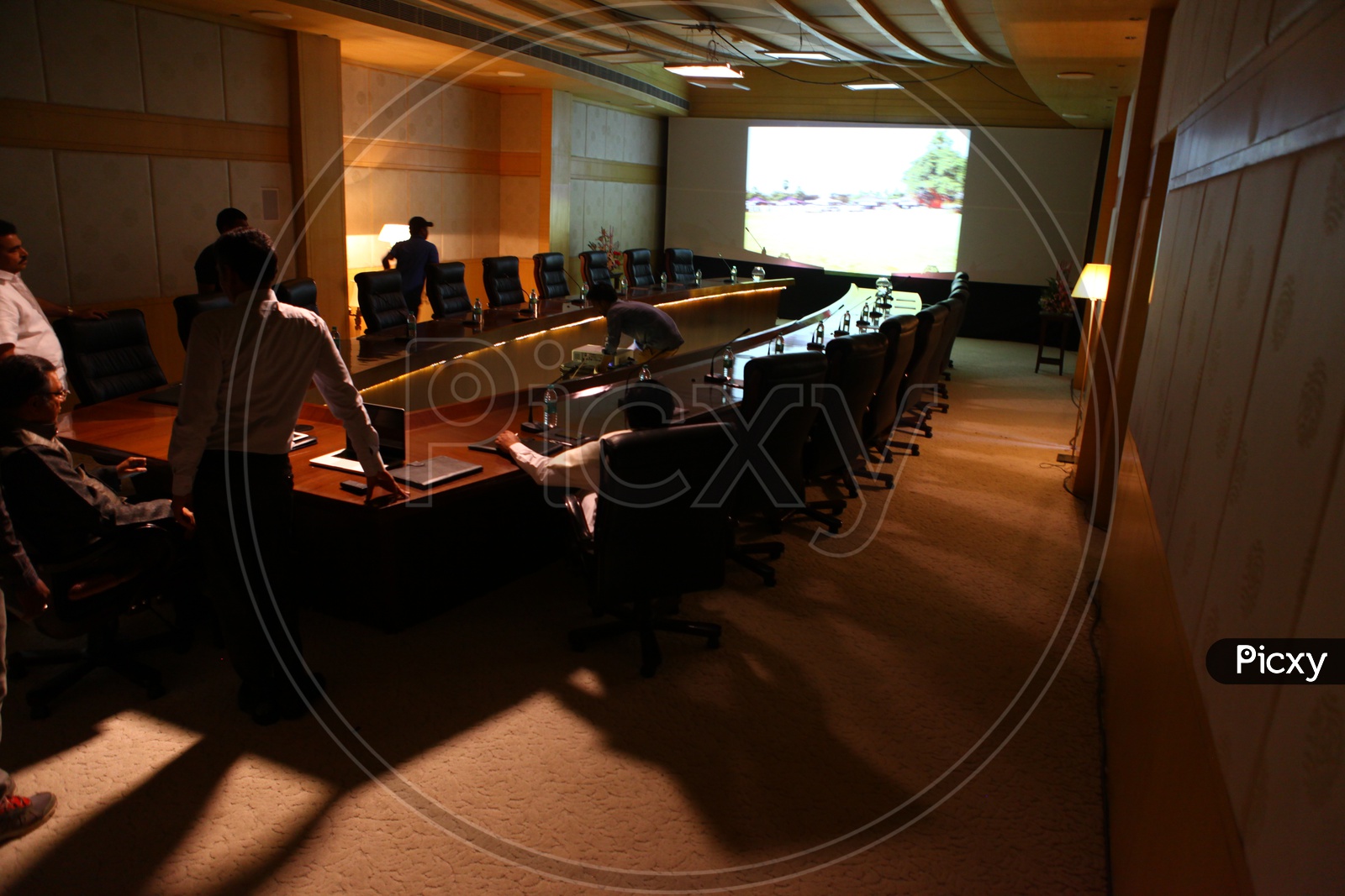 Image of Actors discussing about the movie in a conference hall ...