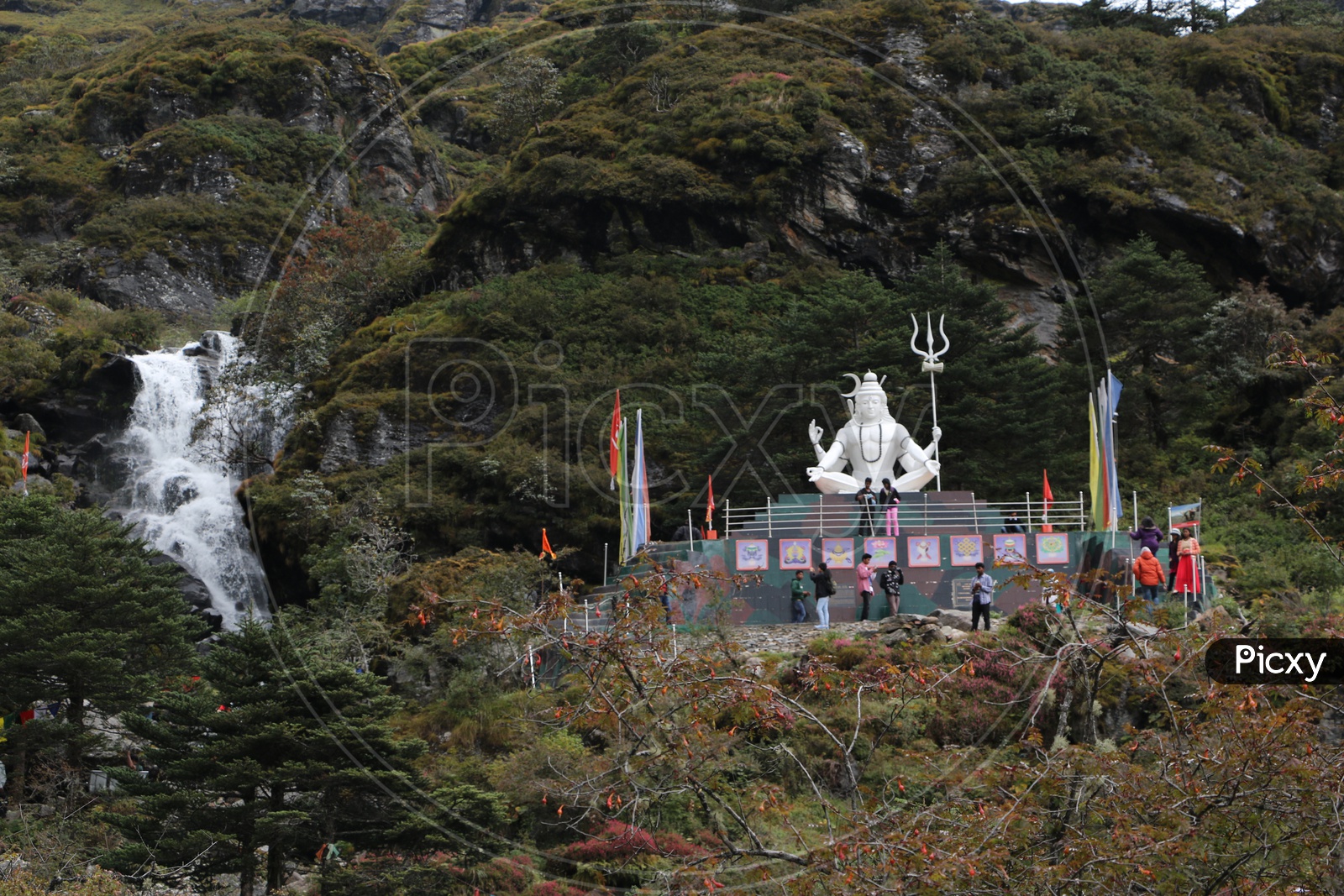 Image of Lord Shiva by the Waterfalls-SI067612-Picxy