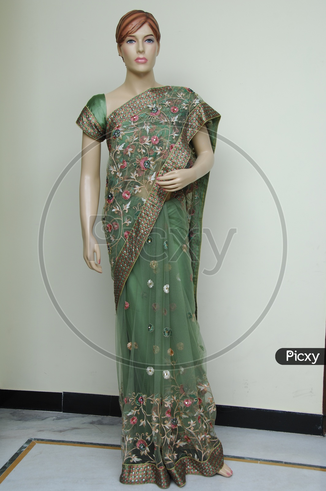 Image of Saree on female Mannequin in display-RM136152-Picxy