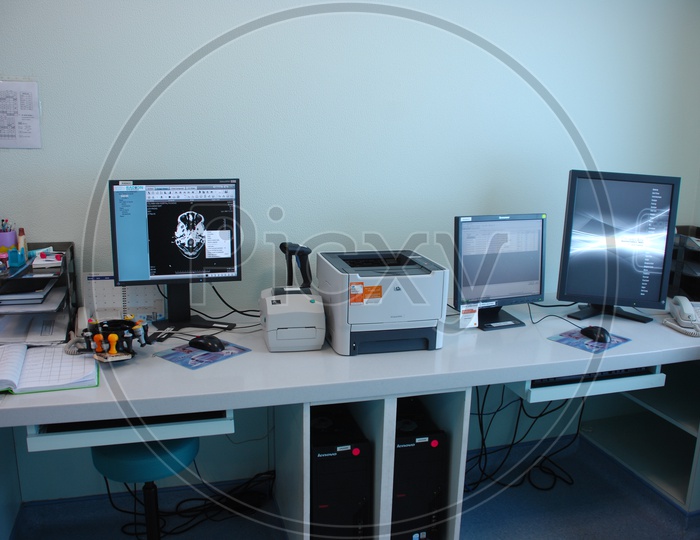 Image of MRI Scan Monitor System in a Lab-DR551603-Picxy