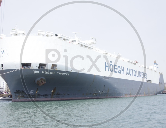 Image of Houge Autoliners Ship Anchored in Port-DT895020-Picxy