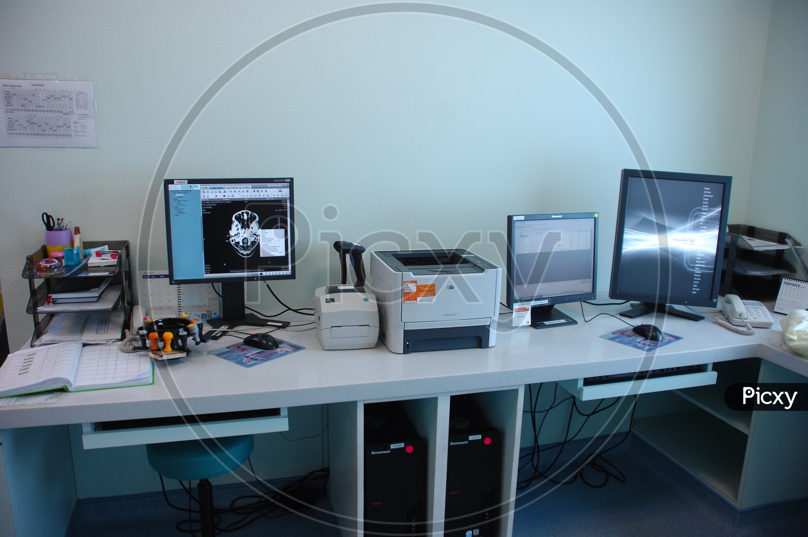 Image of MRI Scan Monitor System in a Lab-DR551603-Picxy