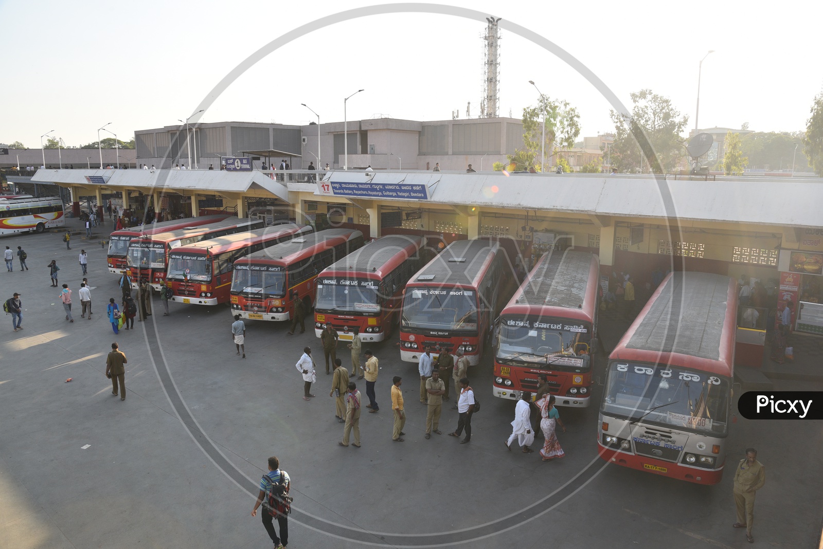 Image of NEKRTC buses at platform 17 in Majestic bus station, Bangalore-XQ625224-Picxy