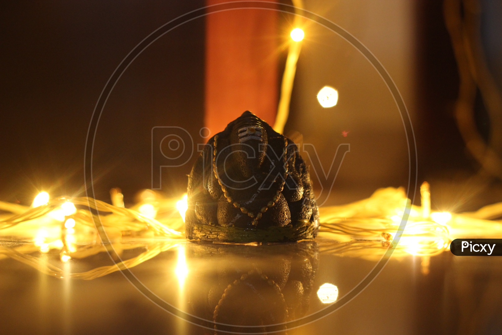 Image of Indian Hindu God Vinayakan / Ganapathi Idol With Led Lights ...