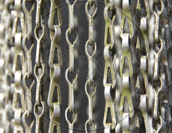 Image of Old Metal Chain-NG961294-Picxy