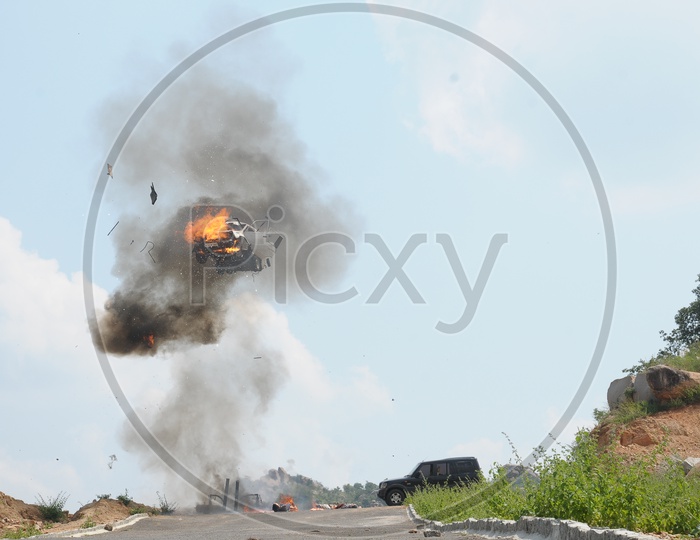 Image of Car Bomb Blast - Movie still-PL099867-Picxy
