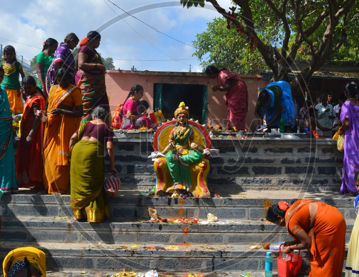 Image of Women Performing pooja to Goddess Bala tripura sundari at ...