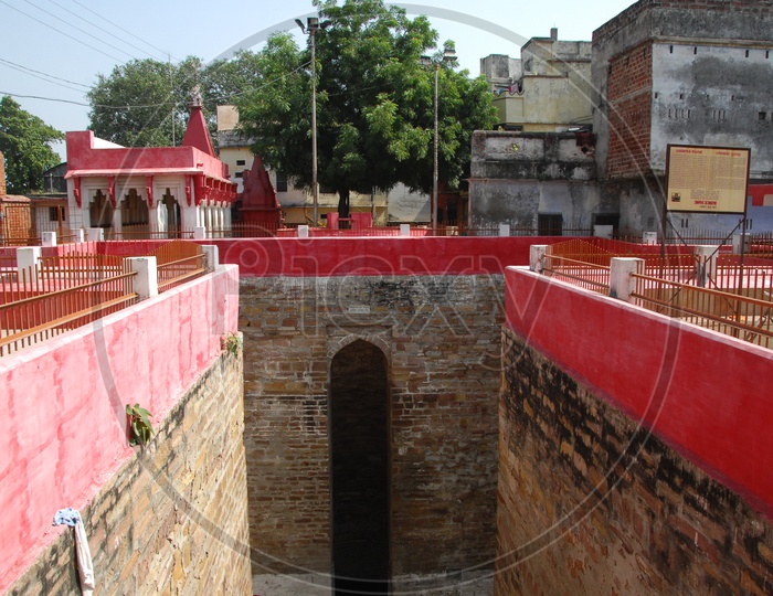 Image of Temple near Lolark kund in Varanasi-WC104431-Picxy