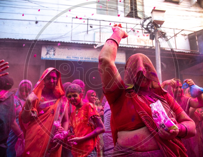 Image of Marwari or Marwadi women celebrate Holi in Hyderabad on 21st ...