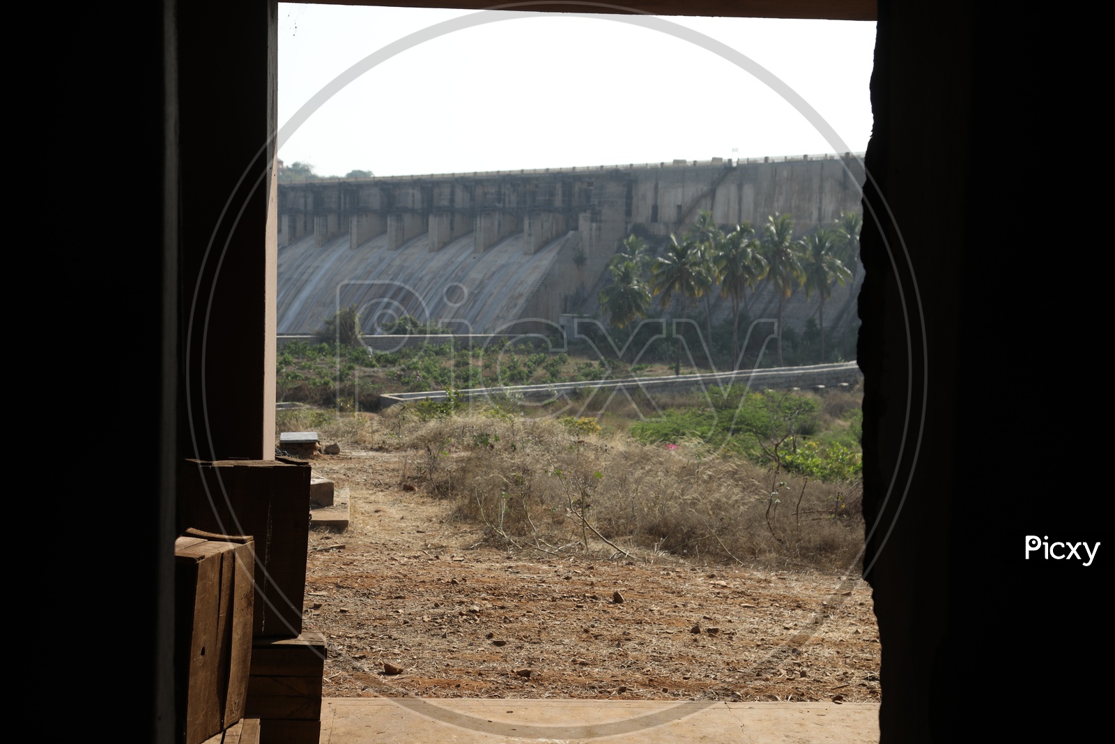 Image of Dam-CR749717-Picxy