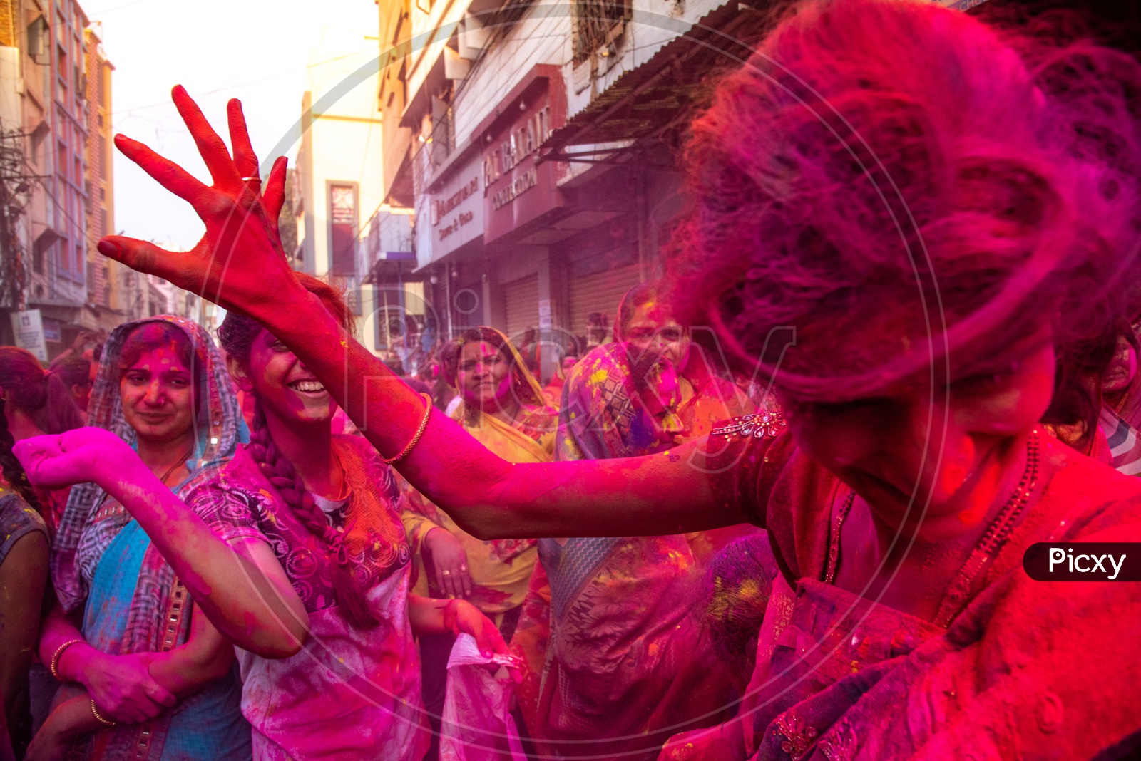 Image of Marwari or Marwadi women celebrate Holi in Hyderabad on 21st ...