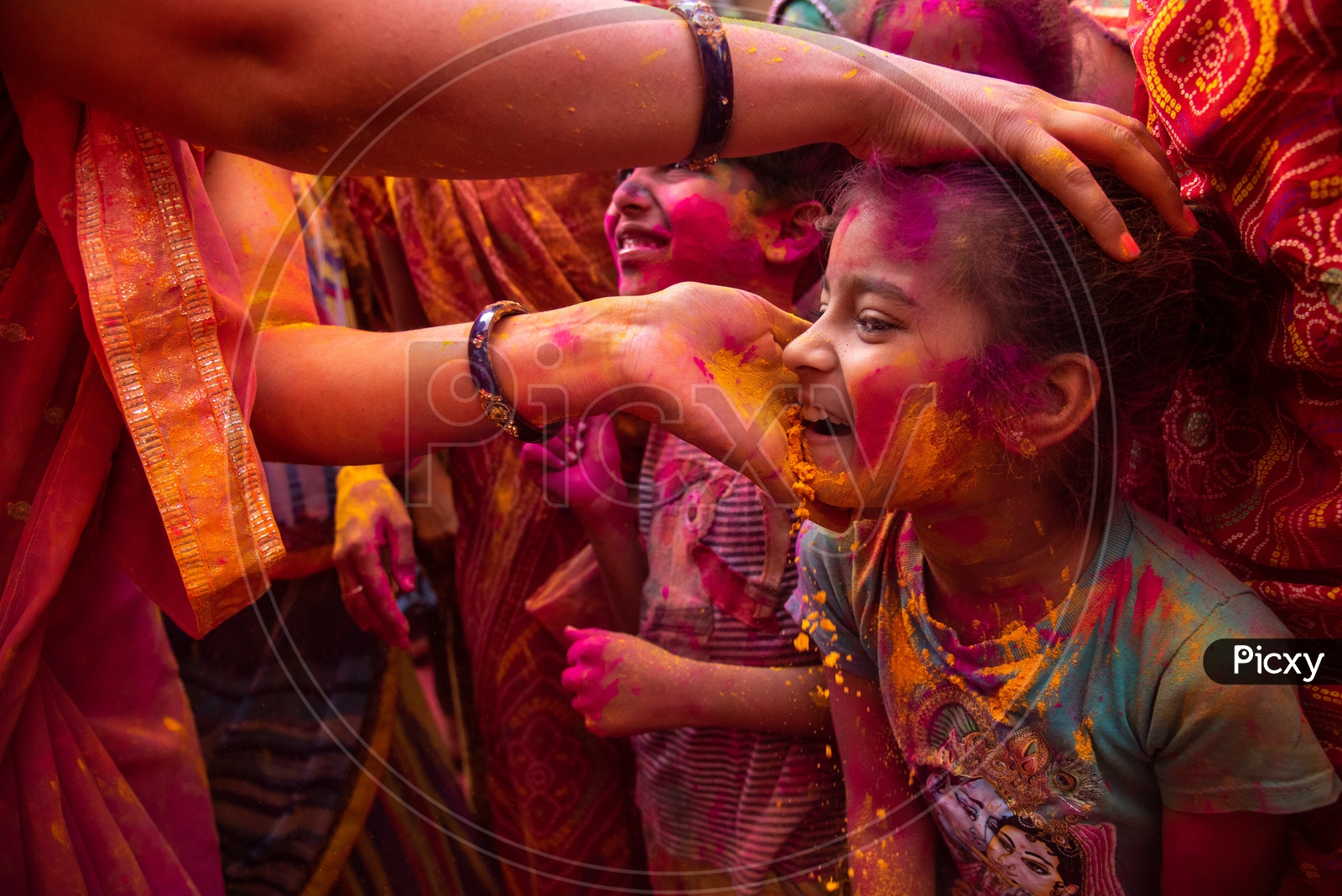 Image of Marwari or Marwadi women celebrate Holi in Hyderabad on 21st ...