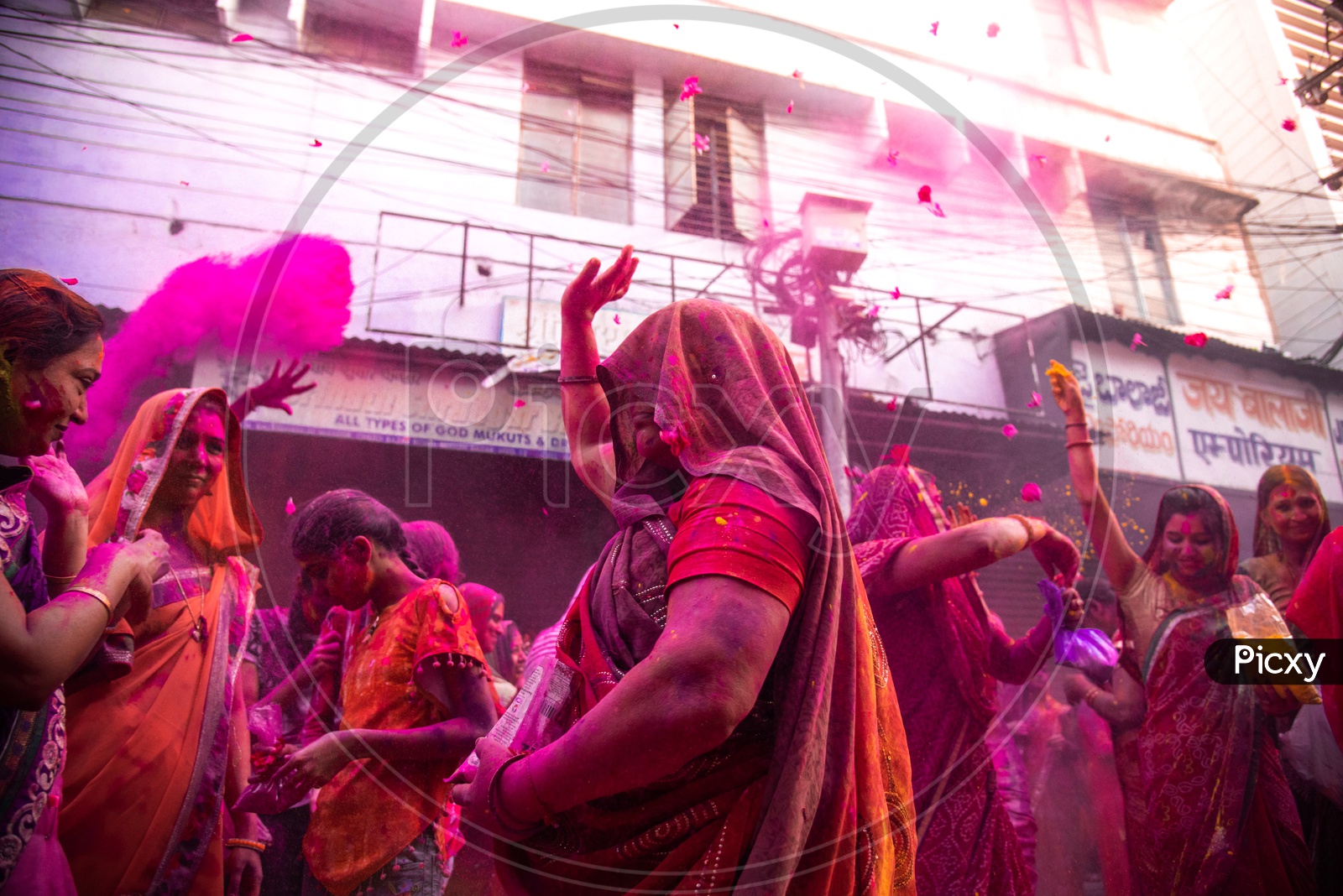 Image of Marwari or Marwadi women celebrate Holi in Hyderabad on 21st ...