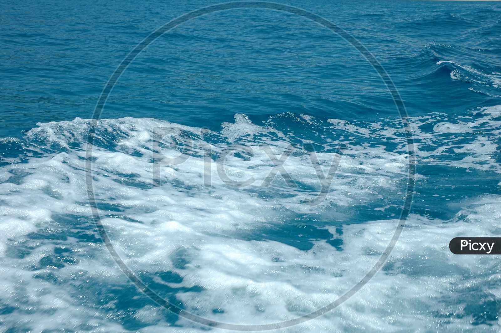 Image of Ripples Formed By The Speed Boat Propellers-CQ510951-Picxy