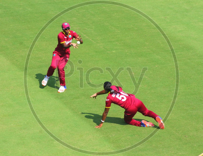 Image of West Indies women cricketer taking a catch-GS892801-Picxy