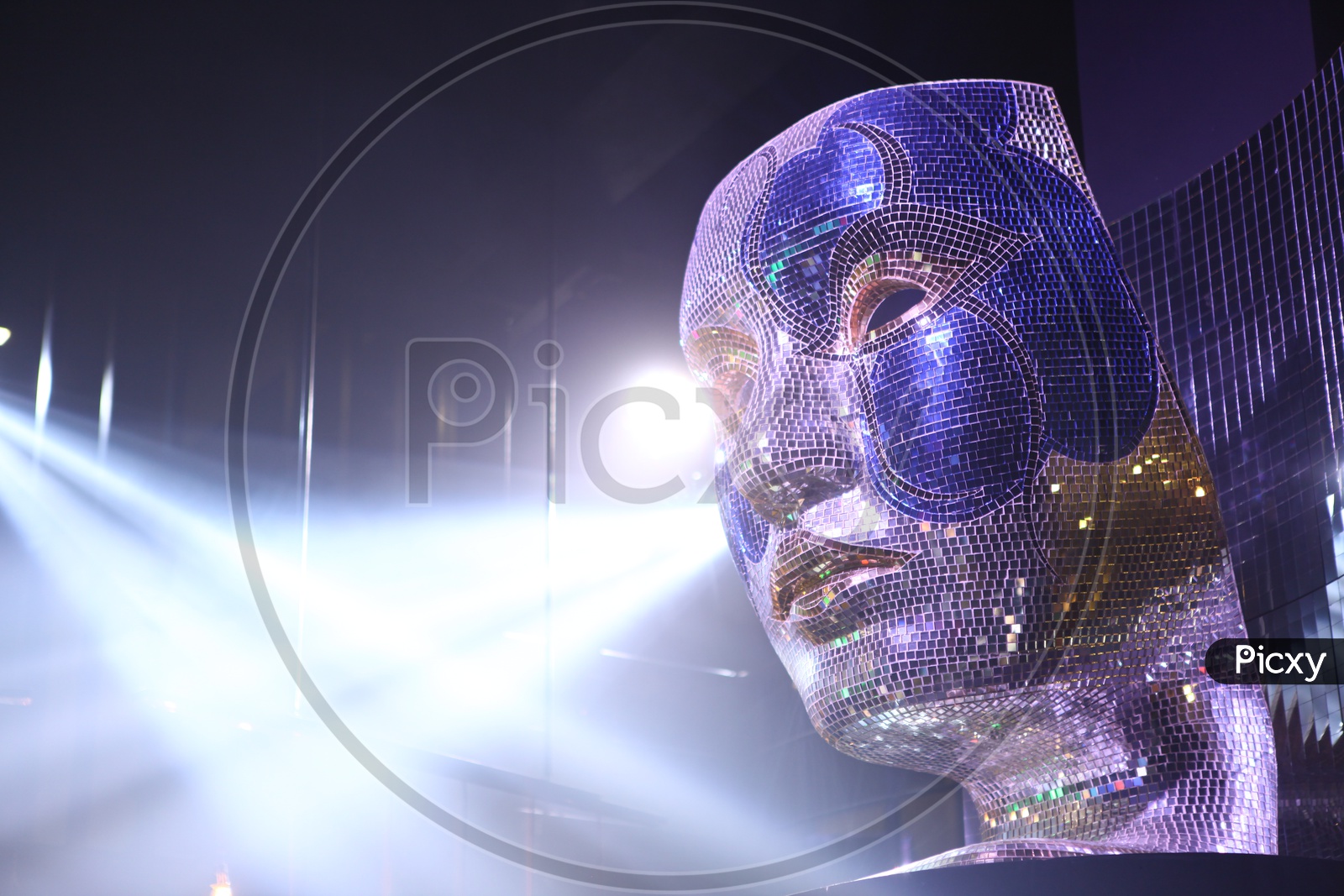 Image of Gold face mask and indoor party lights-BS240754-Picxy