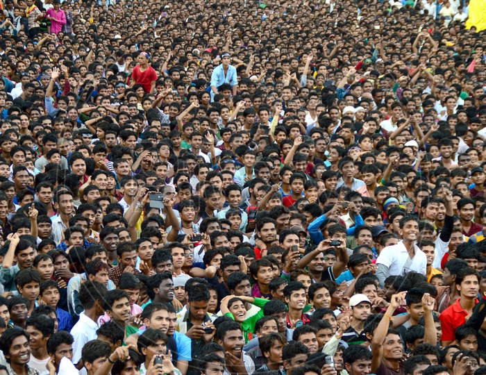 Image of Cowd Of Young People Celebrating 'Govinda' at Dahi Handi ...