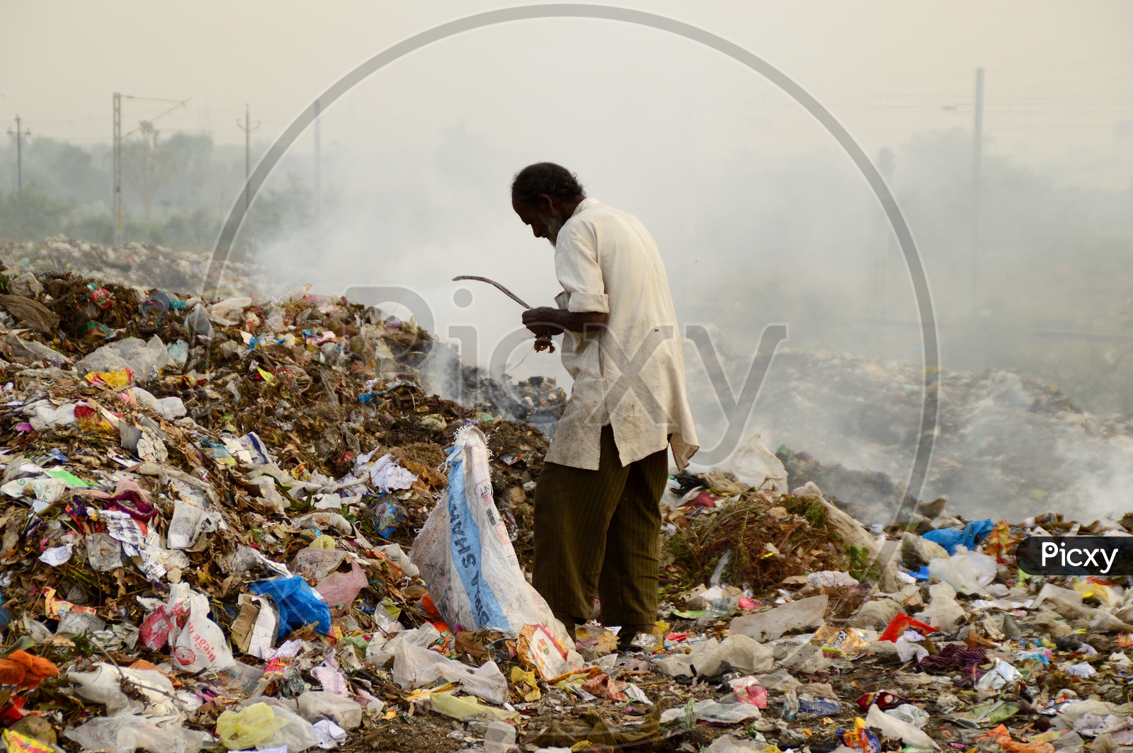 Image of Unidentified Rag Pickers Collecting Recyclable Materials From ...