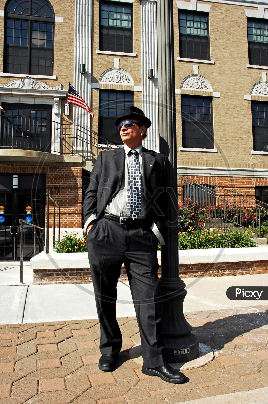 Image of Foreign man in suit-LW616554-Picxy