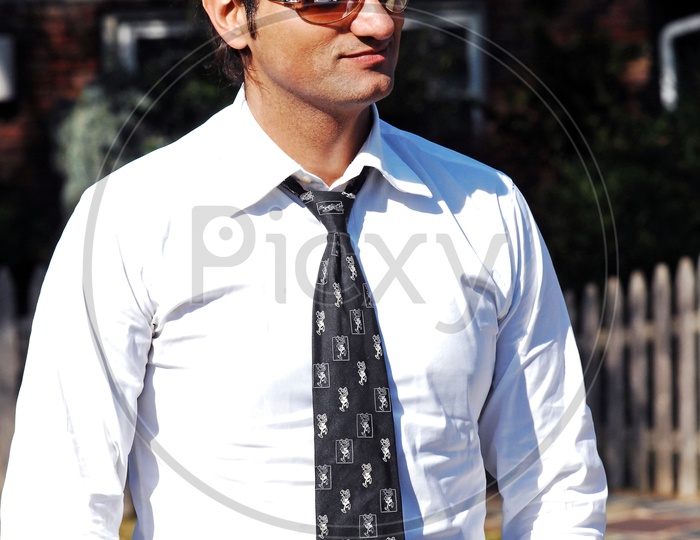 Image of Foreign men at a cafe-XO855197-Picxy