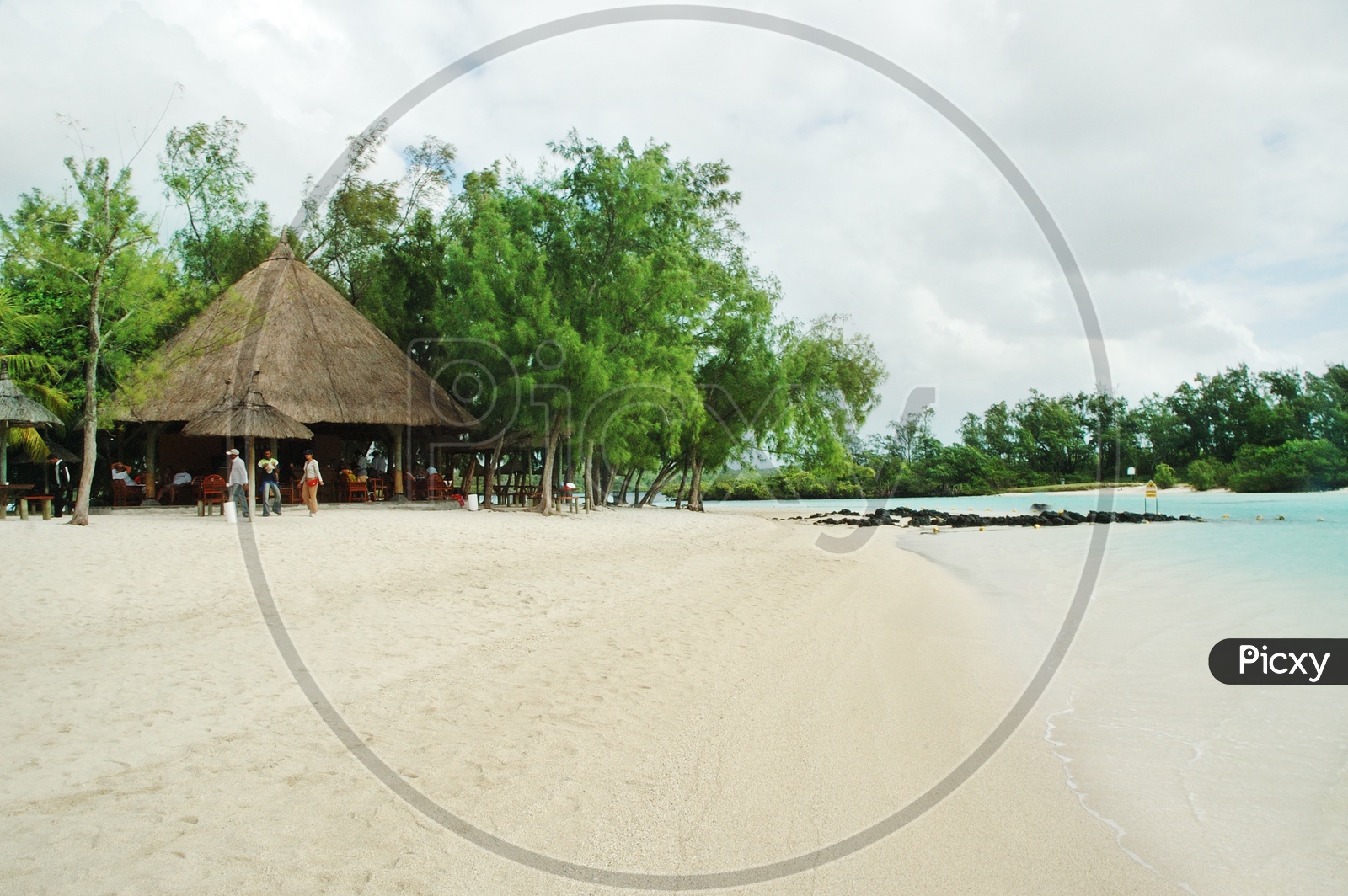 Image of Resorts alongside the beach-EX130013-Picxy