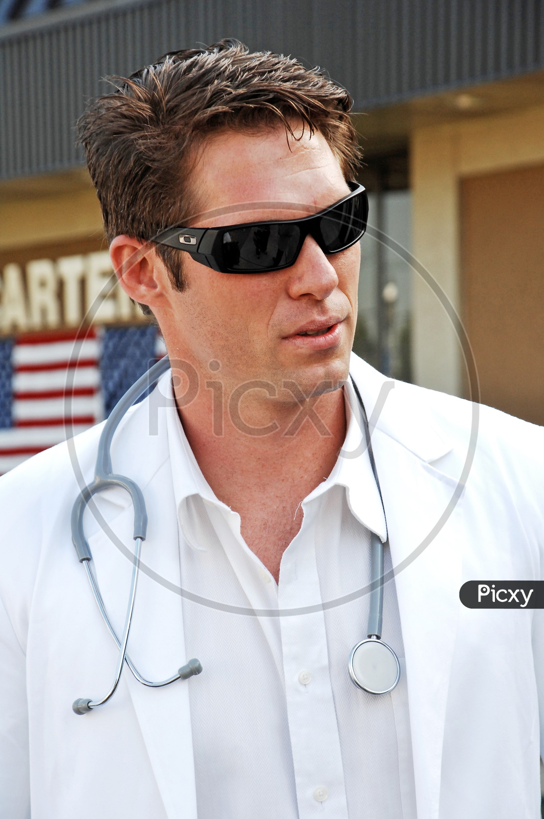 Image of Foreign doctor with stethoscope-GQ621161-Picxy