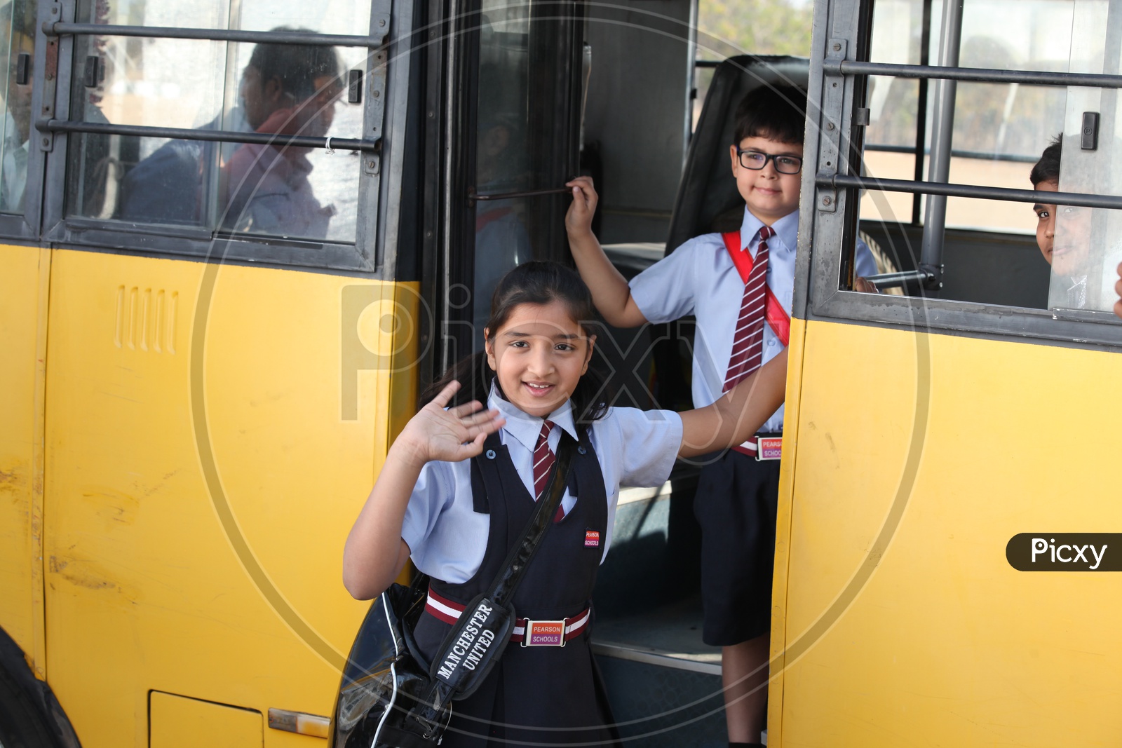Image of Kids Boarding School Bus-JE931111-Picxy