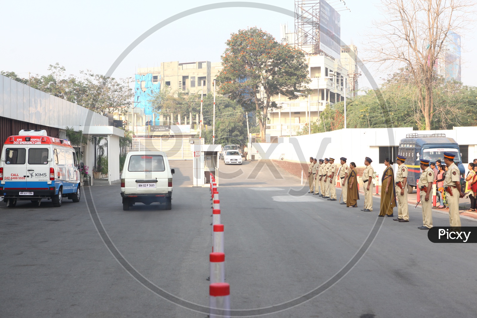 Image of Police Officials Waiting To Receive The Dignitary-VF839546-Picxy