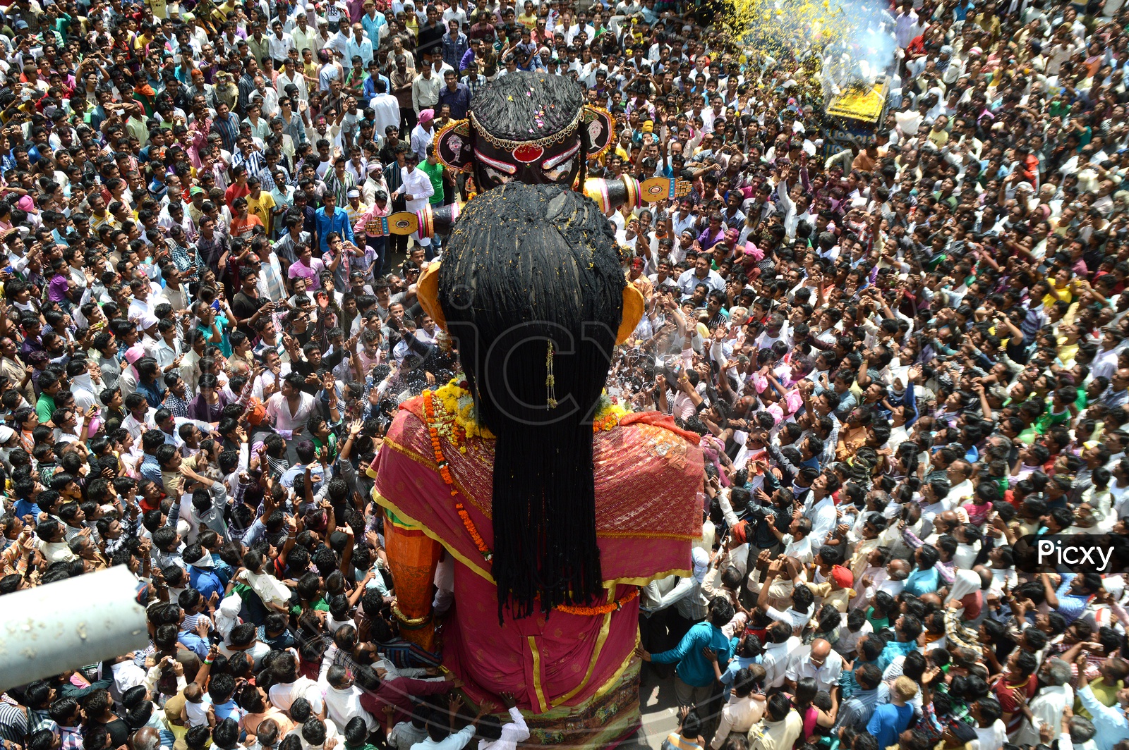 Image of Pili ( Yellow ) Marbat Procession On The Street Of Nagpur ...