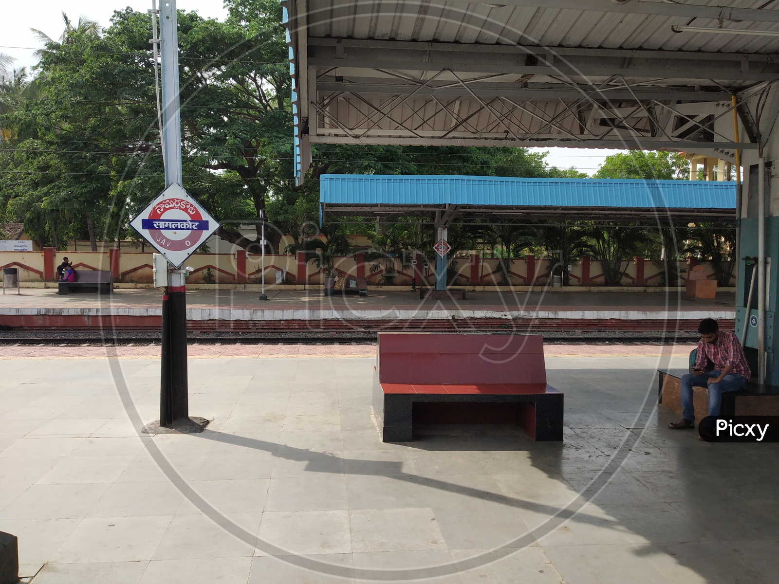 Image of Samalkot Junction Sign board at the railway station-KU101816-Picxy